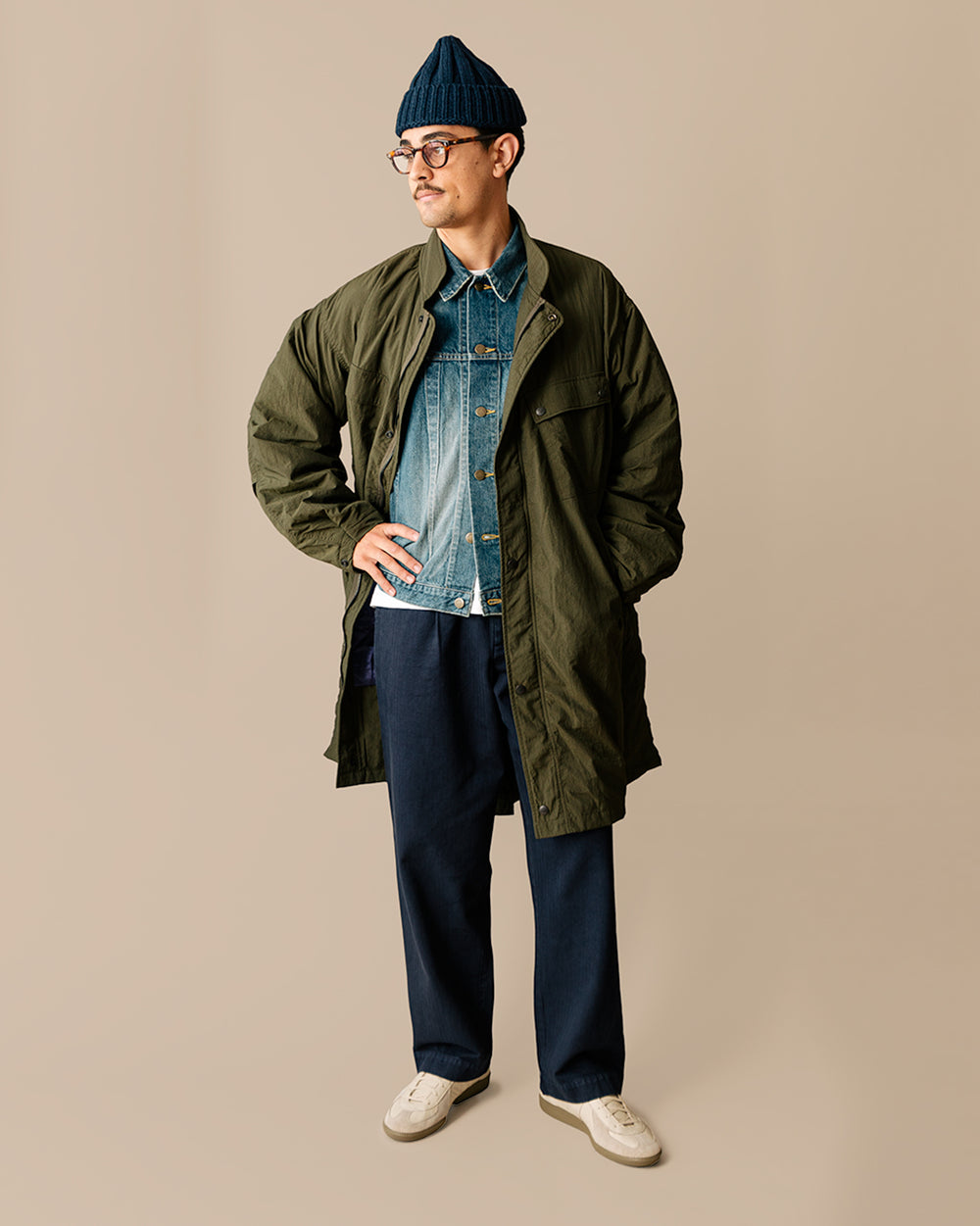 Peggs & son Features